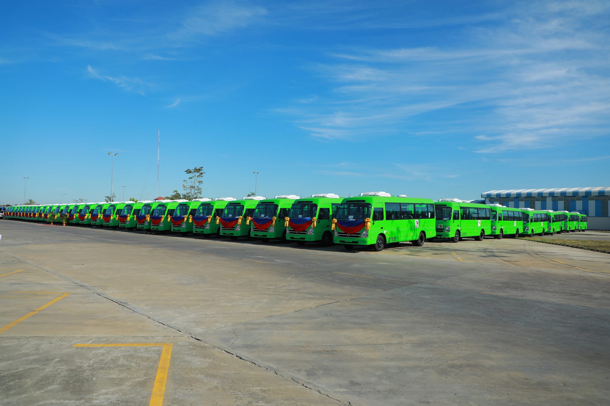 Government of Cambodia secures 1,000 buses from Booyoung Group ...